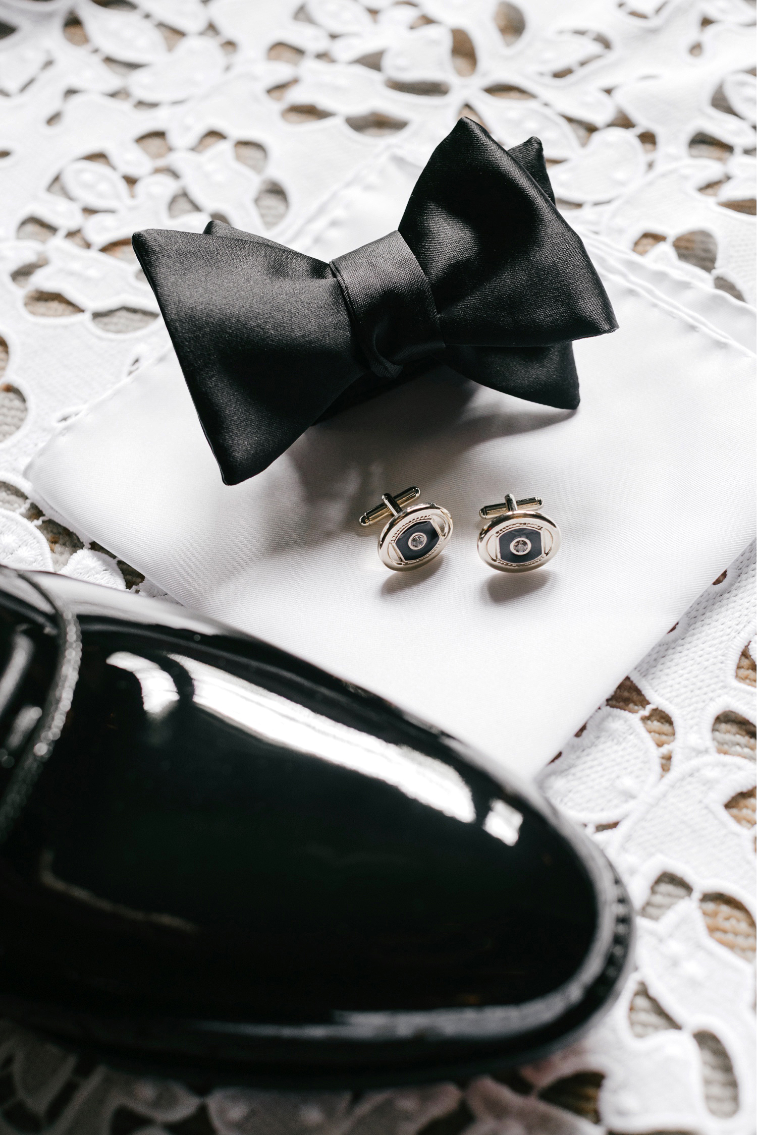 Julia & Kevin | An Effortlessly Elegant Wedding at Glen Manor House in ...